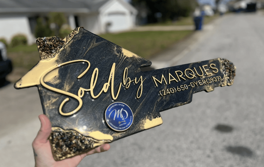 12 Gorgeous Real Estate Sold Signs to Level Up Your Business