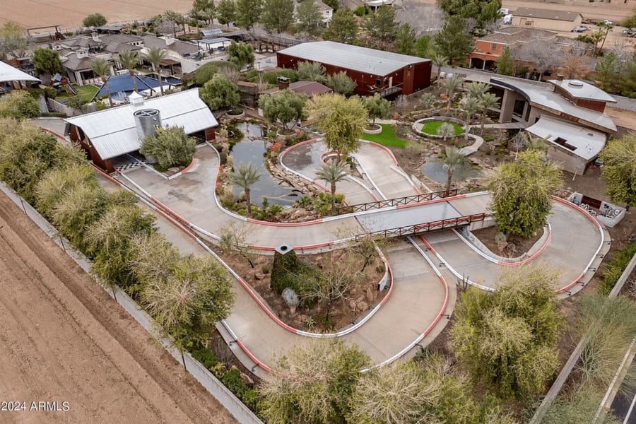 16 Weird Real Estate Listings You Won’t Believe