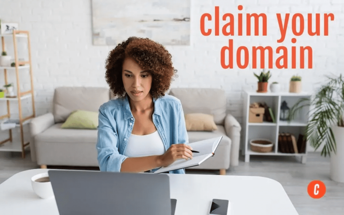 8 Expert Tips to Pick a Real Estate Domain Name (+ Generator)